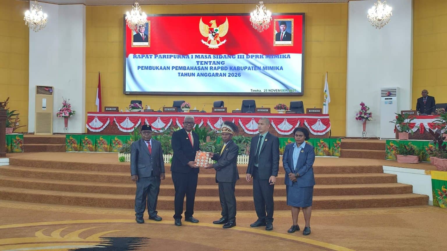 Diusulkan Rp 5,6 Triliun, Bupati Mimika Serahkan Dokumen RAPBD 2026 ...