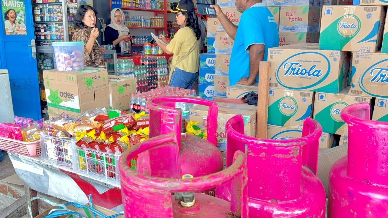 Disperindag Mimika Sidak Outlet LPG, Harga Tabung 15 Kg Ditemukan ...